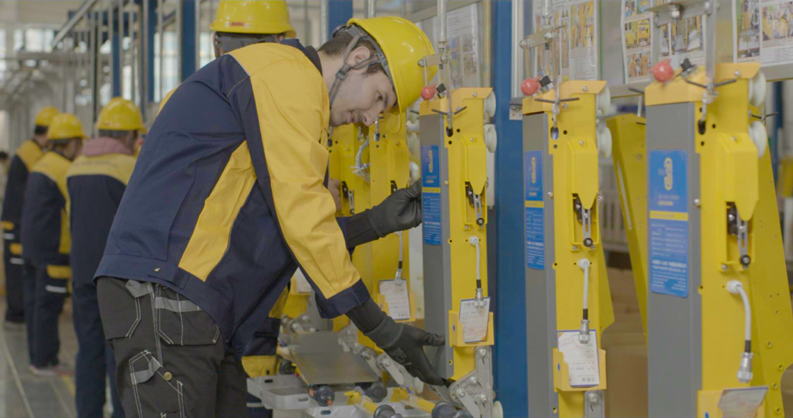 Climb Auto System for Wind Turbine Towers - 3S Lift